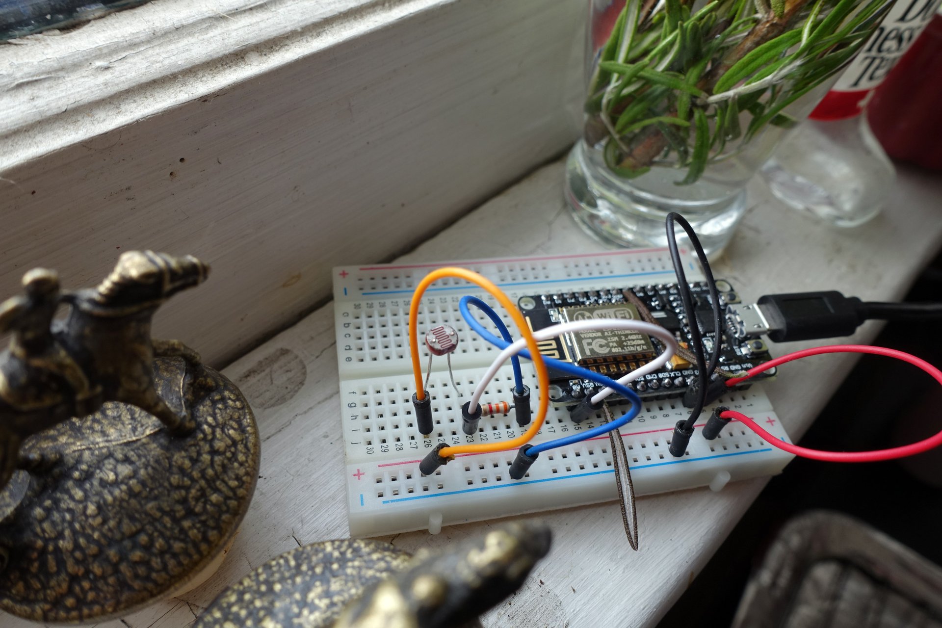 How to use a Light Sensor to Control Your Holiday lights