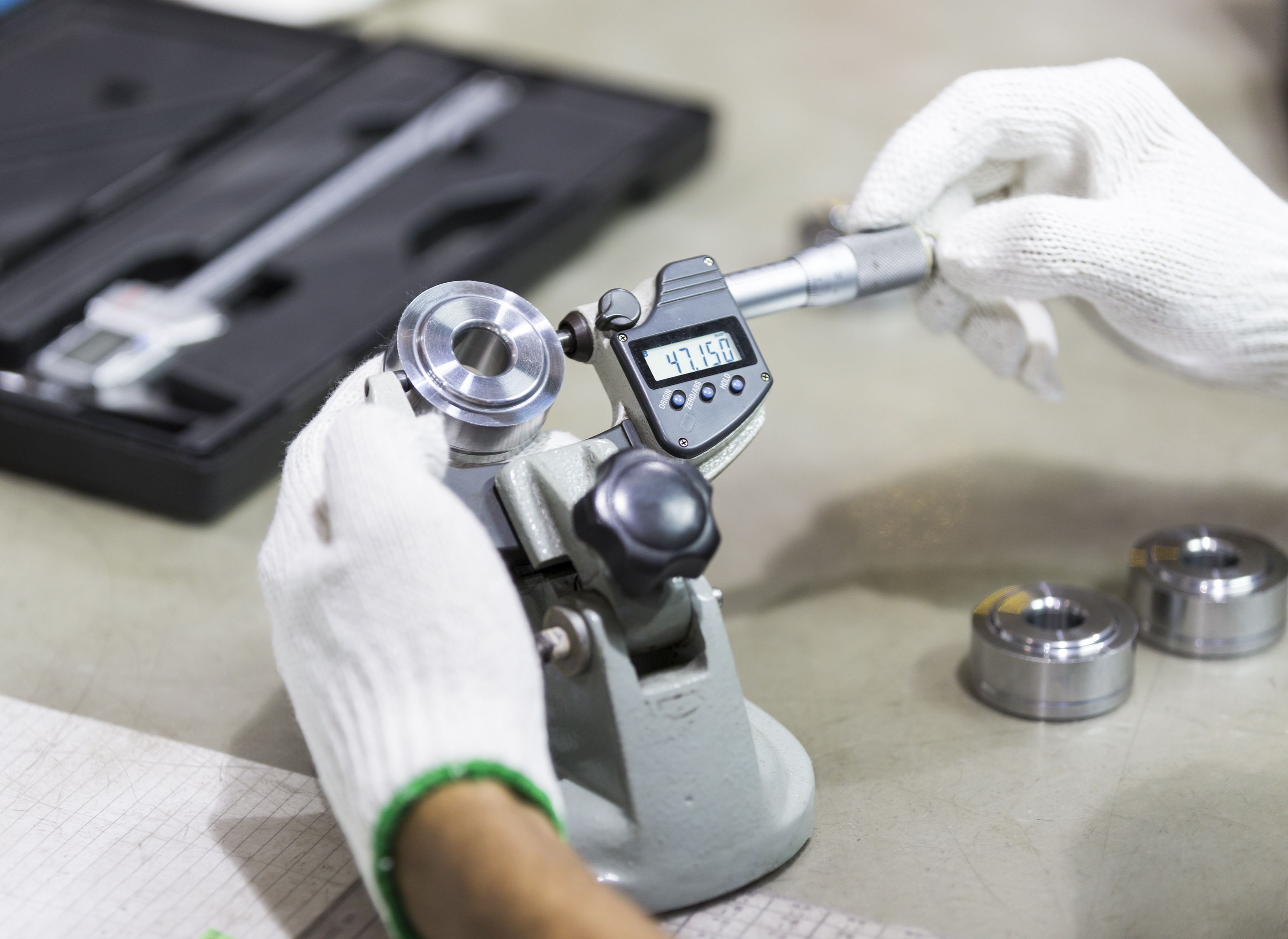 6 Ways the Internet of Things is Revolutionizing the Manufacturing Industry 6 Ways the Internet of Things is Revolutionizing the Manufacturing Industry